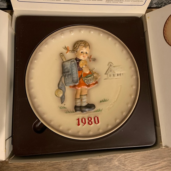 Goebel | Accents | Th Goebel Mj Annual Hummel Plate School Girl 1980 ...